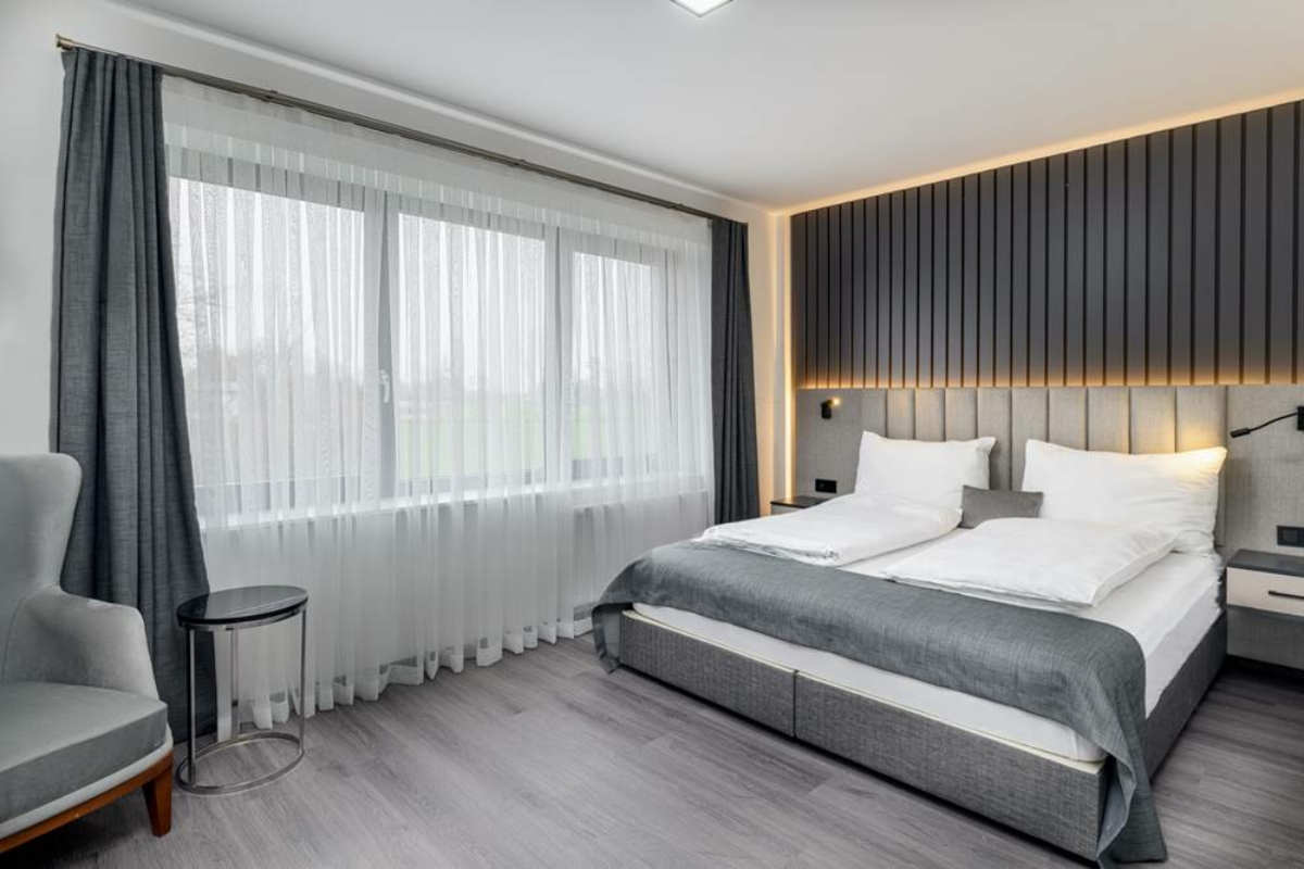 DOPPELZIMMER - Parkhotel Braunau GmbH aus Braunau am Inn ...